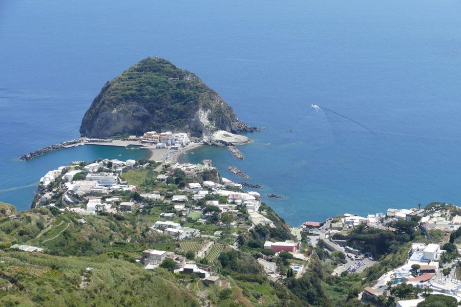 Come raggiungere l'Isola di Ischia? - Viaggiando A Testa Alta